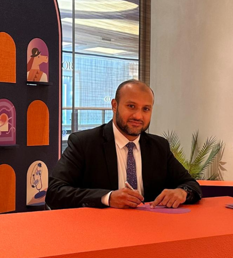Calligrapher Muneer - Arabic and English Calligrapher in Dubai